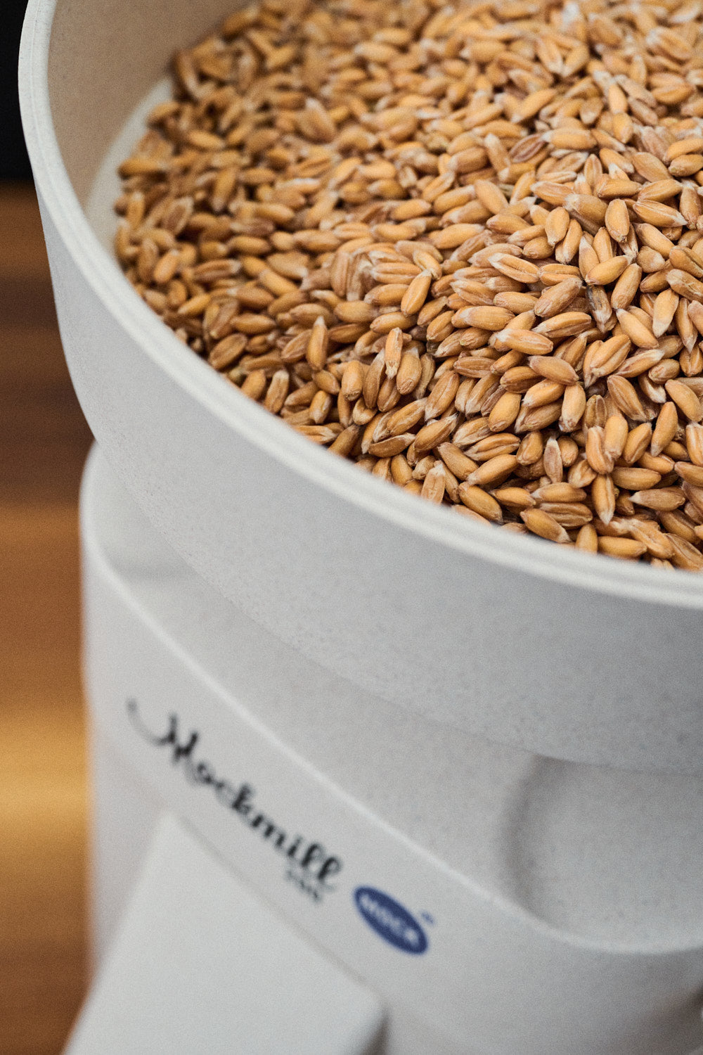 Mehl selbst mahlen: 6 Gründe für eine Getreidemühle – ROGGENWOLF